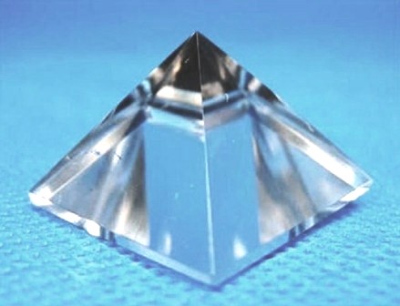 Pirâmide Luminosa - Jane Carla Feng Shui